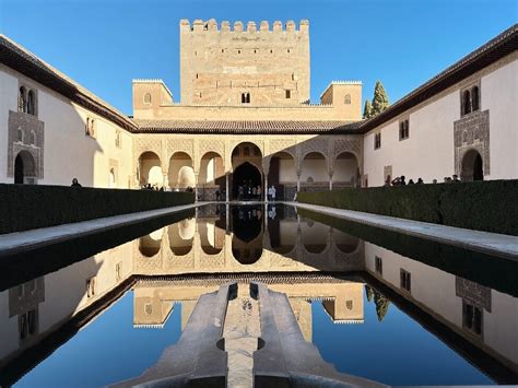 הרימון של ספרד על ביקור בגרנדה וקסם אלהמברה בלוגלית