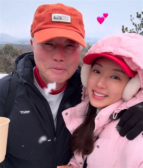 남편 논란 딛고 6년만 컴백 박한별 ♥커플 셀카 러블리 미소