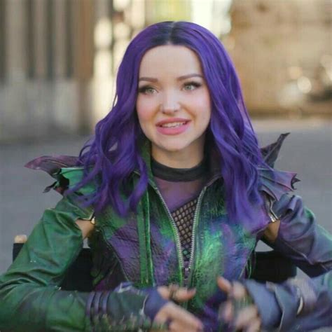 Pin By Abigail On Descendants Dove Cameron Descendants Celebrities Dove Cameron