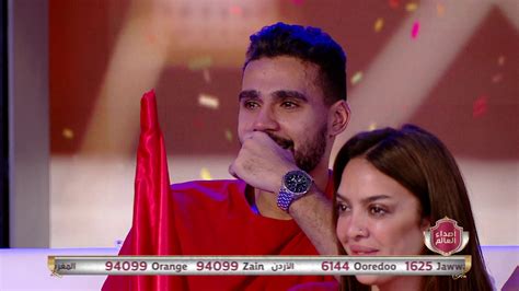 دموع شاب مصري في أصداء العالم بسبب أغنية عن الغربة لعمر كمال والنجم