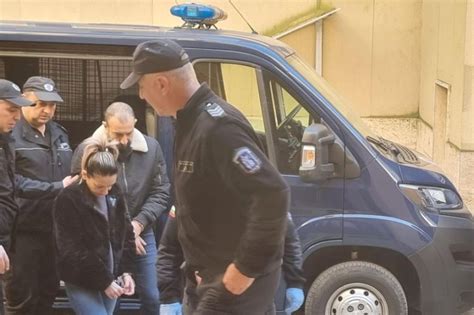 Оставиха в ареста румънец и българка обвинени в трафик марихуана през „Капитан Андреево