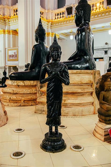 ชมความวิจิตร “หลวงพ่อโสธร” ช่วงบ่มรัก ก่อนปิดทอง เพียง 1 เดือนเท่านั้น