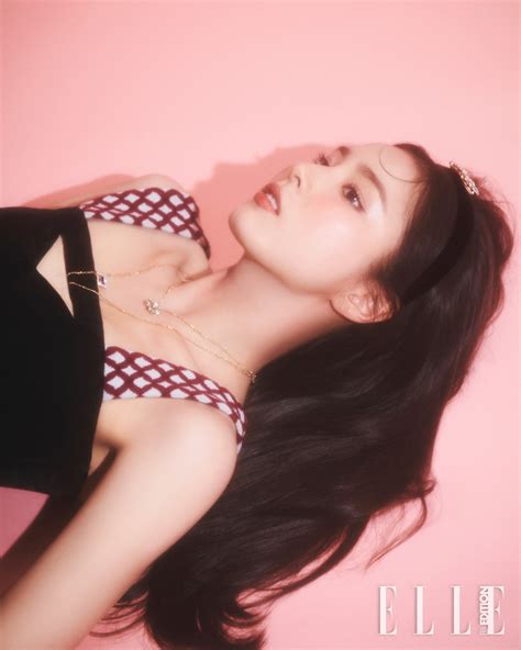 엘르 9월호 커버 장식한 신세경 로저 비비에 화보  악플달면 쩌리쩌려버려 ＊여성시대＊ 차분한 20대들의 알흠다운 공간