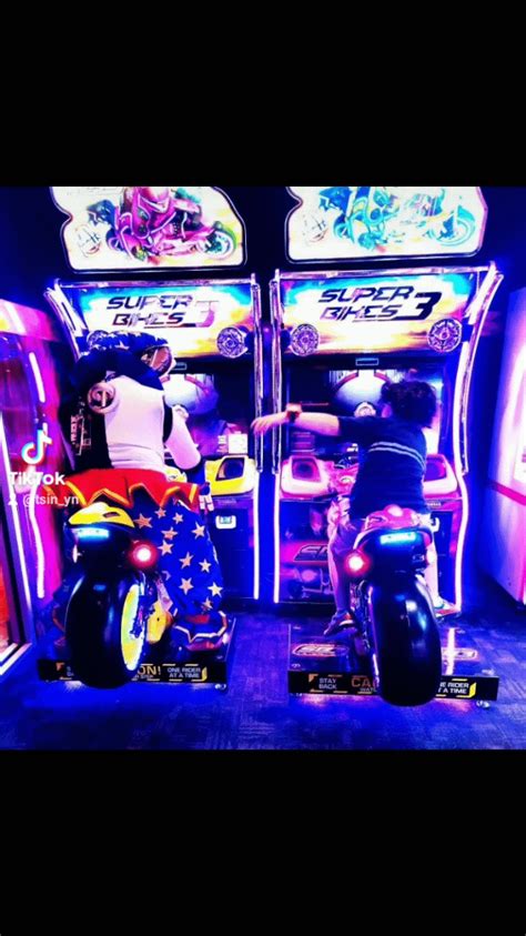 Weebcon Part 2 Rfivenightsatfreddys