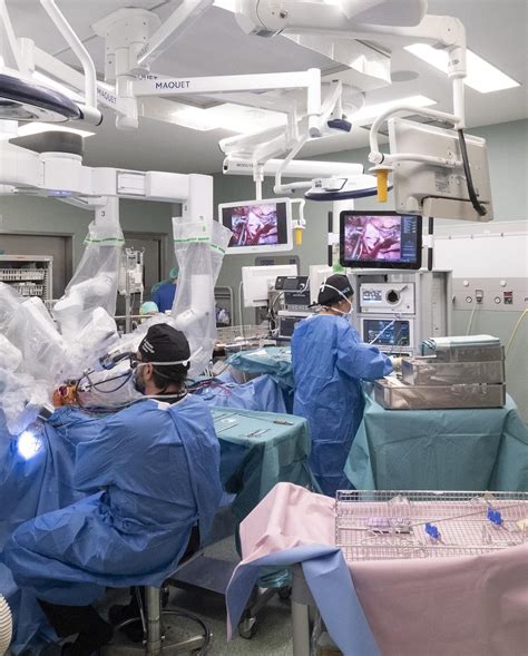 Robotic Mitral Surgery Less Is Better Umics