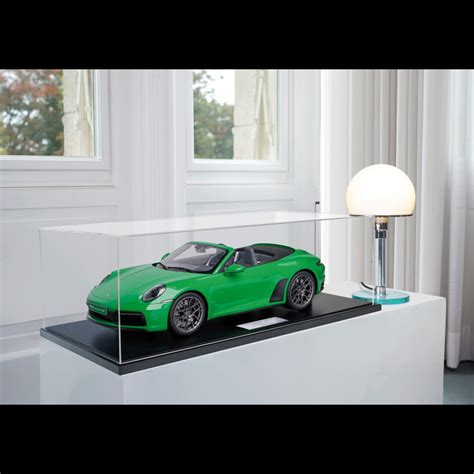 Porsche 911 Carrera 4s Cabriolet Type 992 2020 Python Green 1 8 Minichamps 800662001