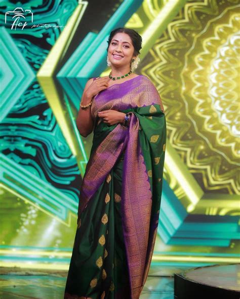 Navya Nair Actress Hd Photos Images Pics And Stills 573937