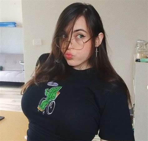 Who Is Heyimbee Wiki Real Name Age Height Biography And More