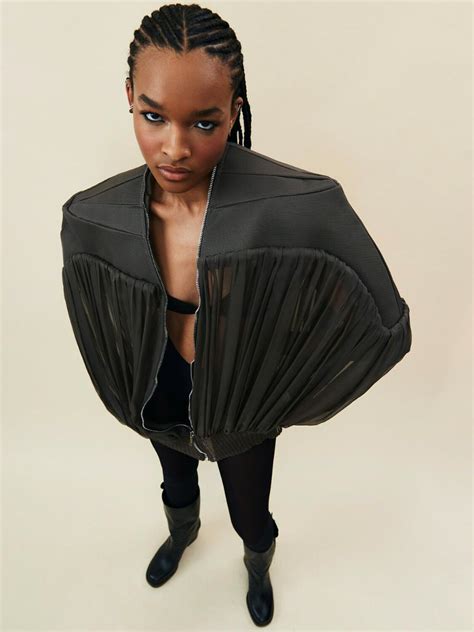 Loni Agencia Model Management