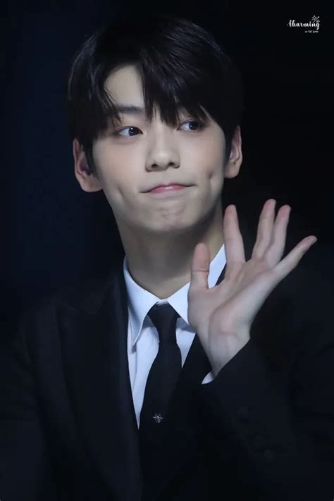 8 Handsome Portraits Of Soobin Txt Showing His Dimple Cute Leader