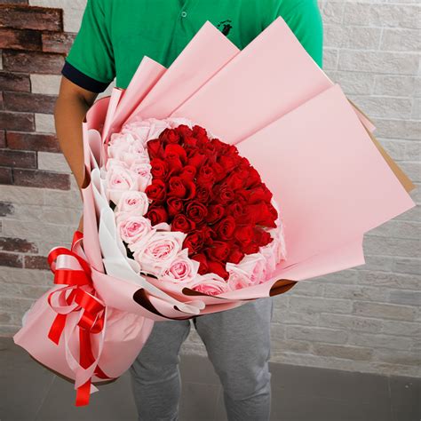 Gorgeous Sweet Hand Bouquet Delivery Online Btf