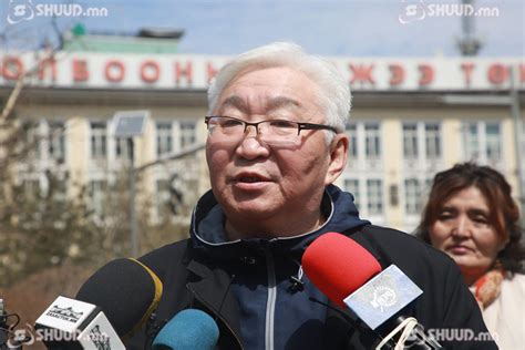 Э Бат Үүл Ерөнхий сайд намайг гүтгэн гүжирдэж байна