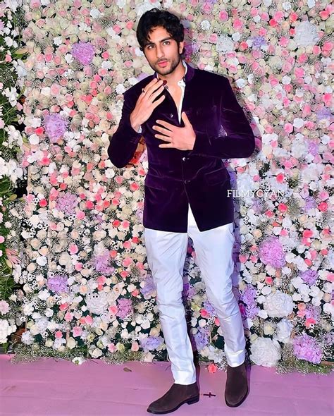 Hendi Movies الوسيم إبراهيم علي خان إبن النواب سيف