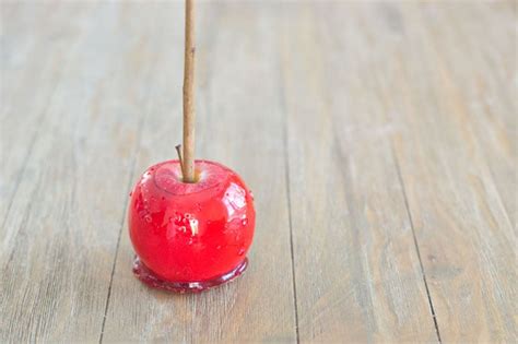 Kinds Of Sticks To Use In Candy Apples
