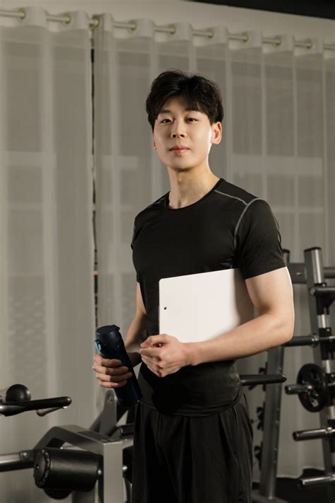 健身男图片 健身男照片 健身男作品下载 设图网