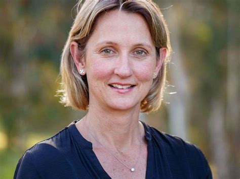 Sarah Sutters Instagram Twitter And Facebook On Idcrawl