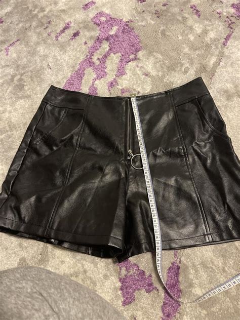 Шорти еко шкіра — ціна 70 грн у каталозі Шорти Купити жіночі речі за