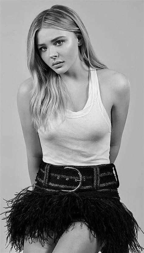 She Knows She Has Got It All Rchloegracemoretz