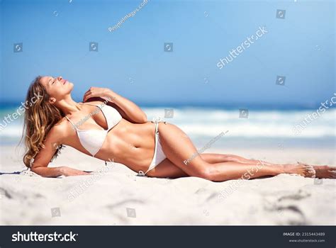 146 Thousand Fit Woman On Beach Bikini Royalty Free Images Stock