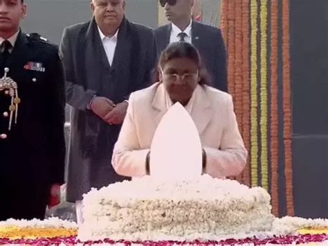 अटल बिहारी वाजपेयी की 100वीं जयंती पीएम राष्ट्रपति ने श्रद्धांजलि दी