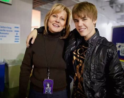 Pin By Darby On Justin Bieber Justin Bieber My World Love Justin Bieber Justin Bieber