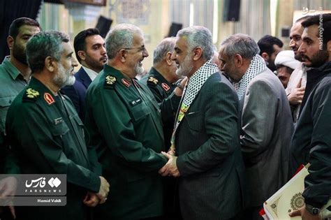 مشرق نیوز عکس بدل حاج قاسم در مراسم گرامیداشت شهید رضی موسوی