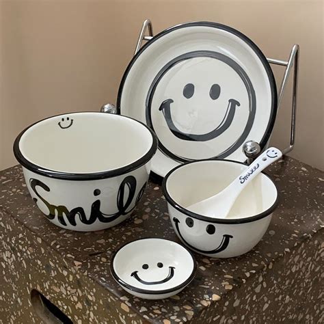 빠나나스트릿 스마일 세라믹 식기 단길