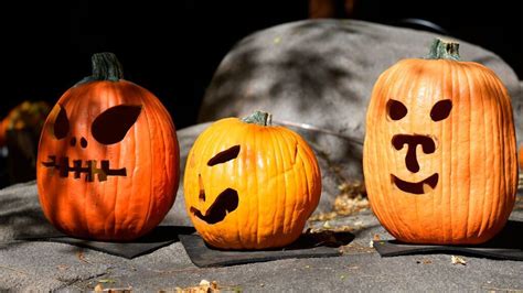 Police Man Licks Girl S Ear During Trick Or Treating Chases Her Home Threatens Mother At Gunpoint