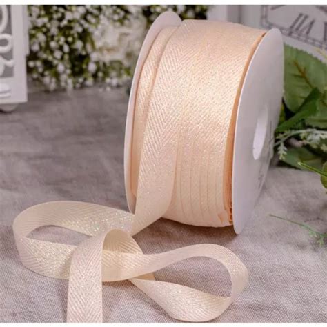 Mm Zig Zag Iridescent Ribbon In Ivory