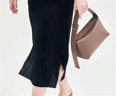 Nazifi Nasri X Kulet Loren Bag In Wood Womens Fashion Bags And Wallets Shoulder Bags On Carousell