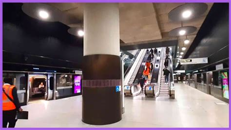 The Elizabeth Line Now Open Farringdon To Woolwich Train Class 345