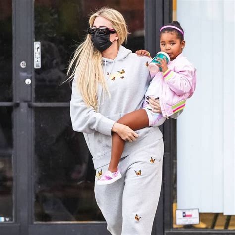 True And Khloe Paparazzi Khloe Khloe Kardashian Fashion