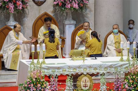 ฉลองภายในวัดนักบุญเปโตร สามพราน