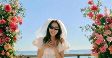 ‘케빈오♥ 공효진 선글라스 낀 해변의 신부황홀한 웨딩드레스 자태