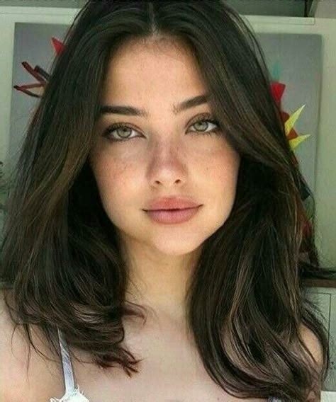 Brown Hair Green Eyes