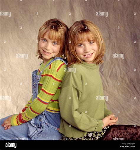 Olsen Twins Hi Res Stock Photography And Images Alamy