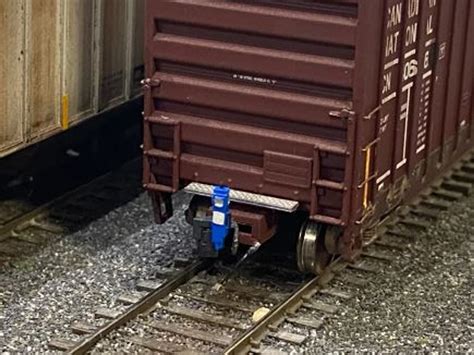 Macrail 905u Modern Eot End Of Train Device V2 0 Universal Fit 3 Pack Blue Ho Scale