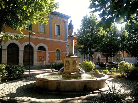 Brignoles Une Grande Ville Historique Au Cœur De La Provence Verte