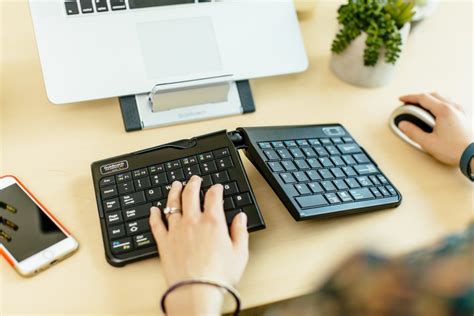 Reasons You Need An Ergonomic Keyboard Goldtouch