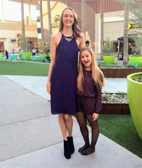 Best Petite Women Ideas In Petite Women Women Petite