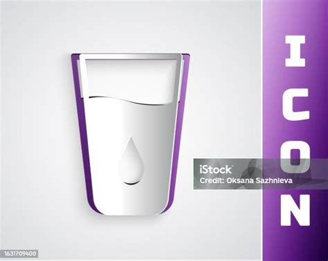 회색 배경에 격리 된 물 아이콘으로 종이 잘라 유리 소다 유리 종이 아트 스타일 벡터 0명에 대한 스톡 벡터 아트 및 기타 이미지 0명 3차원 형태 가득 찬 Istock