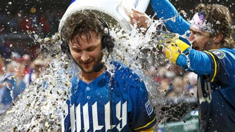 Trea Turner Hits Walk Off Single Phillies Top Nationals