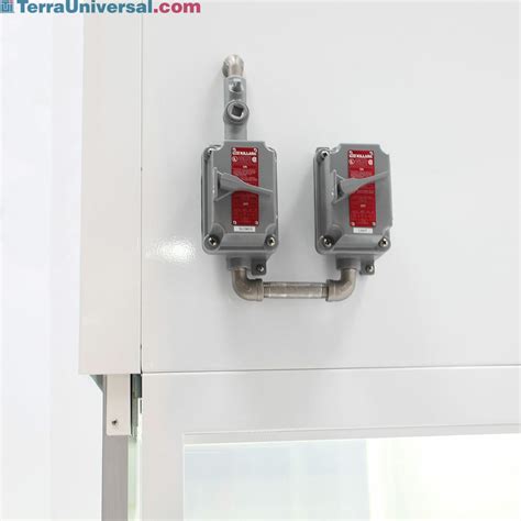 Explosion Proof Laminar Flow And Fume Hoods