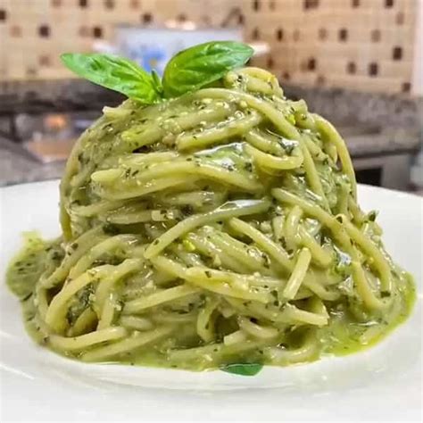 طرز تهیه ماکارونی با سس پستو خوشمزه به روش ایتالیایی