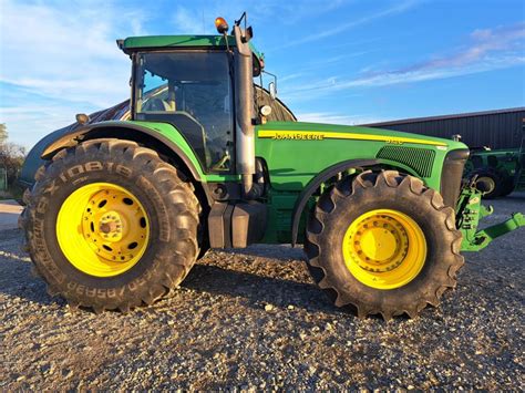 John Deere 8120