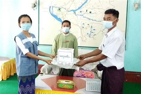 ရေနံချောင်းမြို့နယ်တွင် ရေဘေးသင့်အိမ်ထောင်စု ၃၀ အတွက် ဆန်ရိက္ခာဖိုး