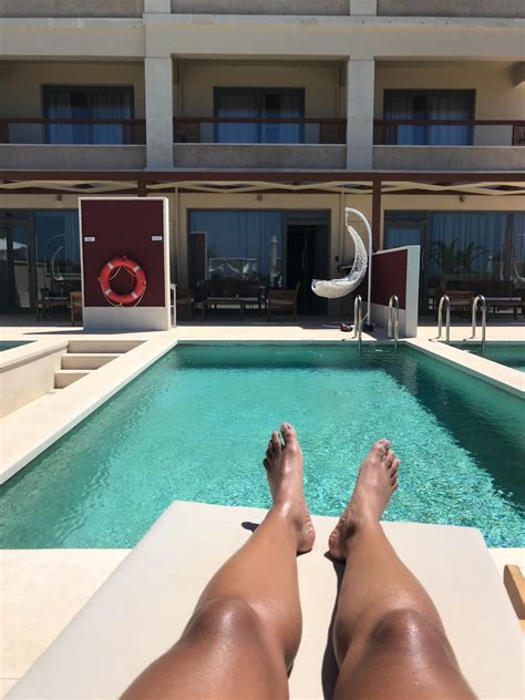 Karla Cromes Feet