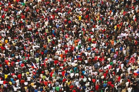 공황에 빠진 사람들 속에서 어떻게 해야 할까 서울경제