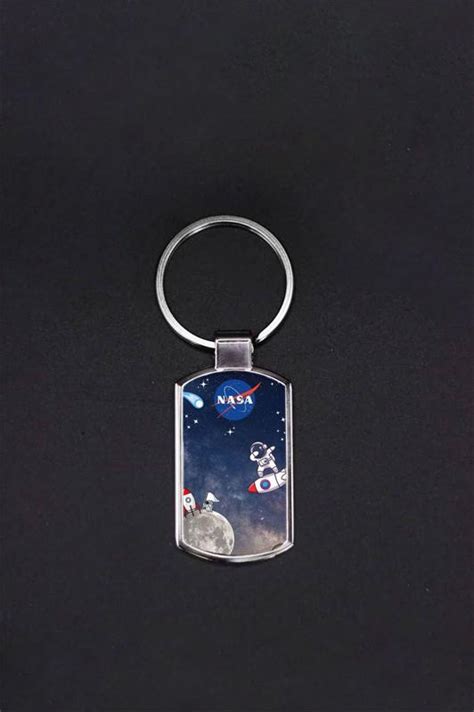 Металевий брелок наса — ціна 184 грн у каталозі Сувеніри Купити товари для дому та побуту за