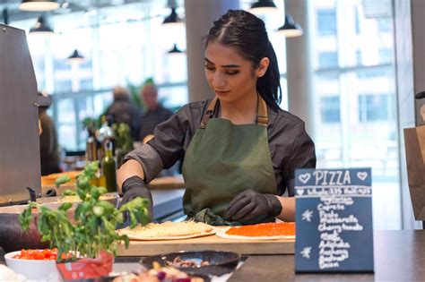 Cateringmedewerker Werken Bij Compass Group